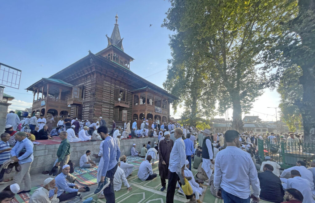 Khawaja Digar: A Time-Honored Tradition in Kashmir - MyKashmir